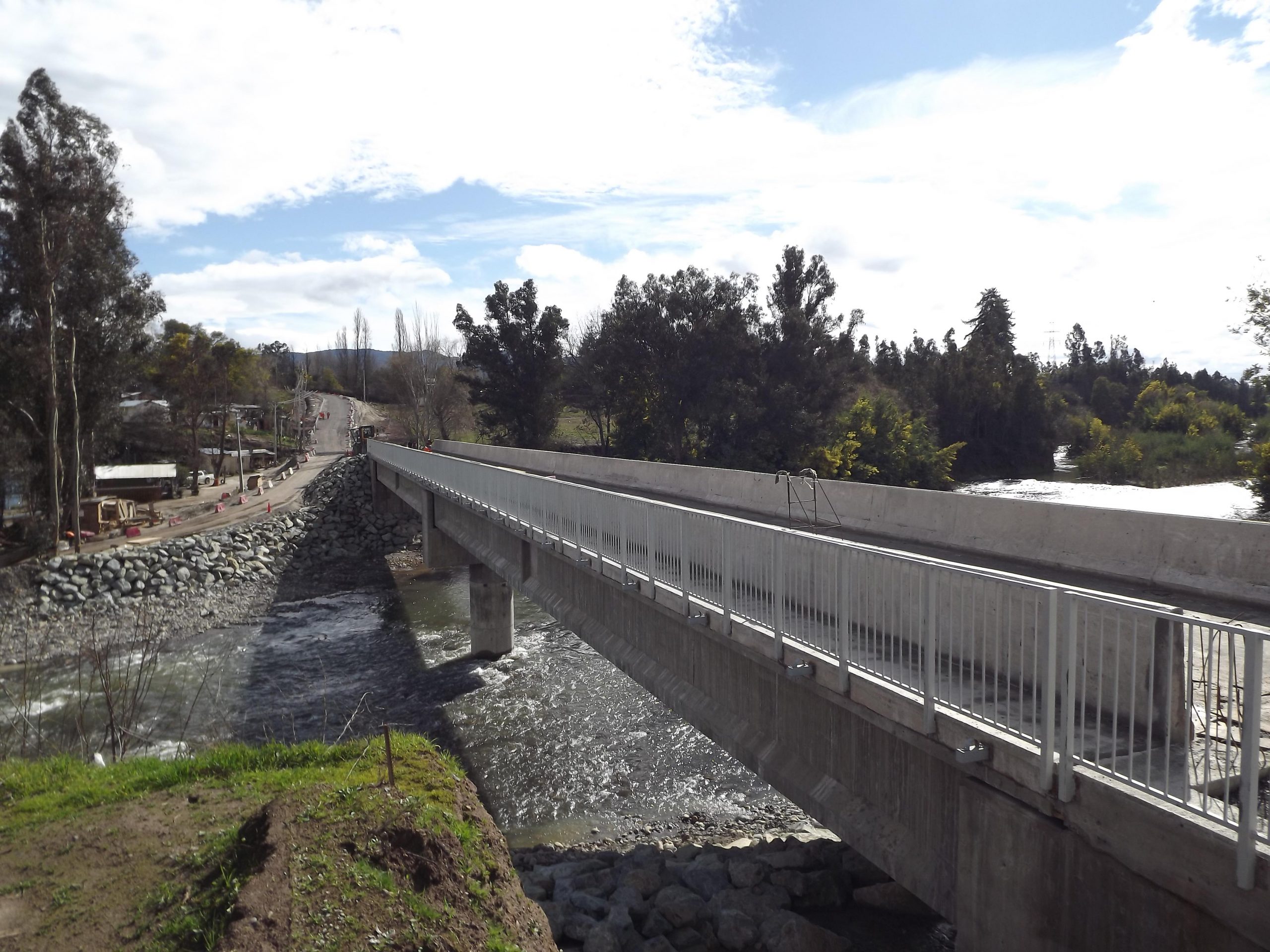 MOP habilitó puente provisorio para vecinos de San Camilo, El Colorado ...